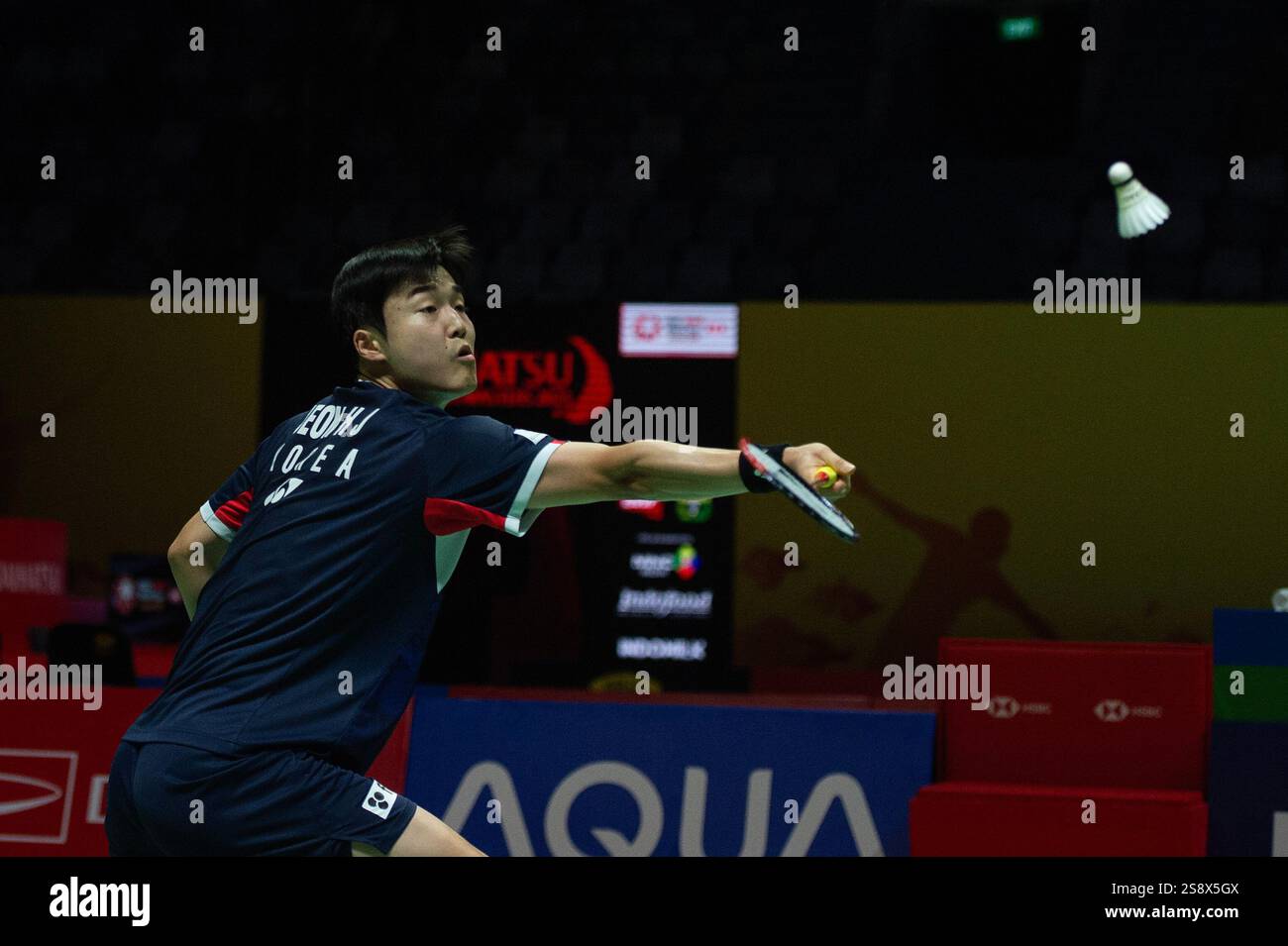 (250124) -- JAKARTA, Jan. 24, 2025 (Xinhua) -- Jeon Hyeok Jin hits a return during the men's ...