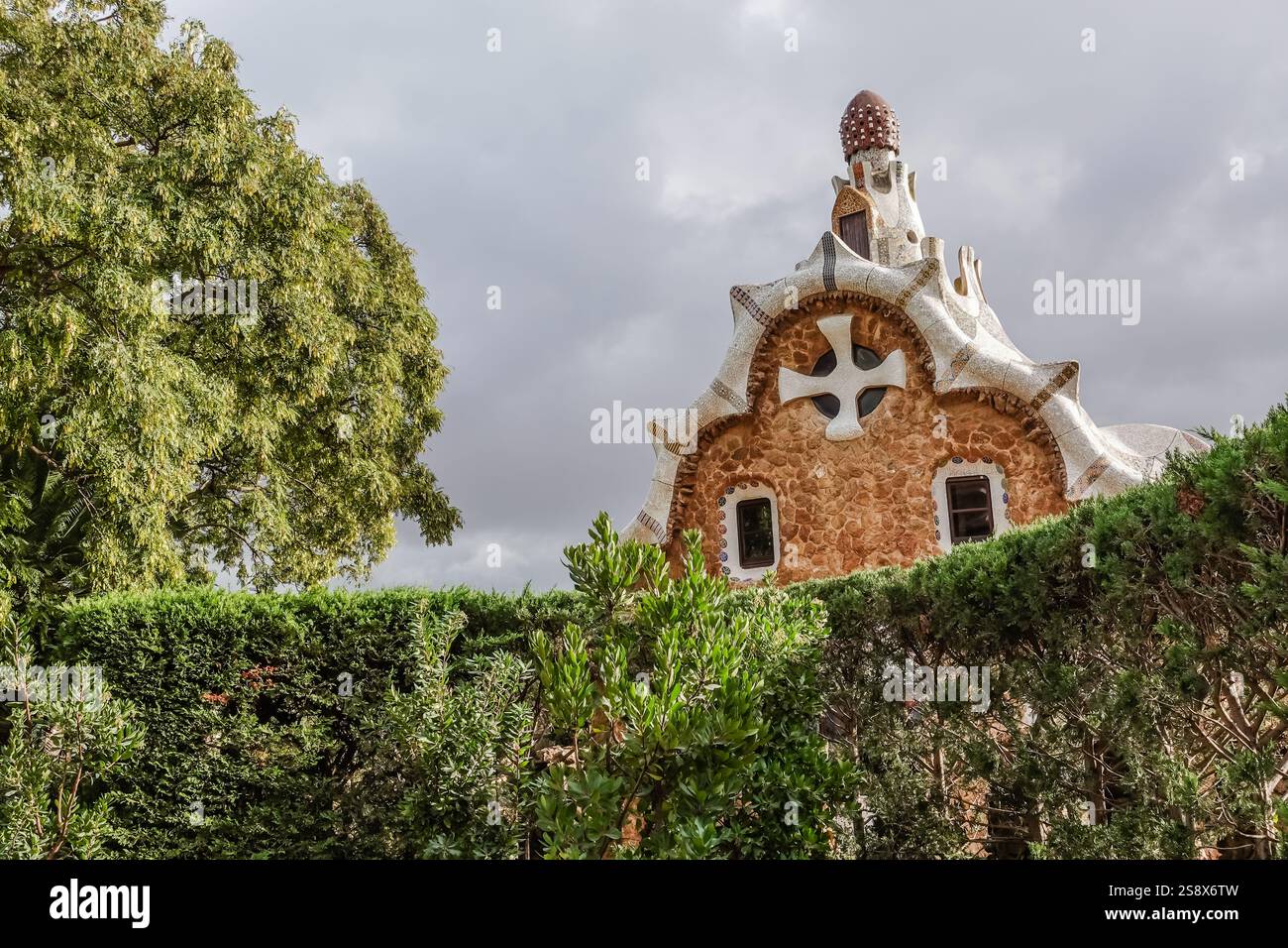 Casa del Guarda, Park Güell, Barcelona, Spain Stock Photo - Alamy