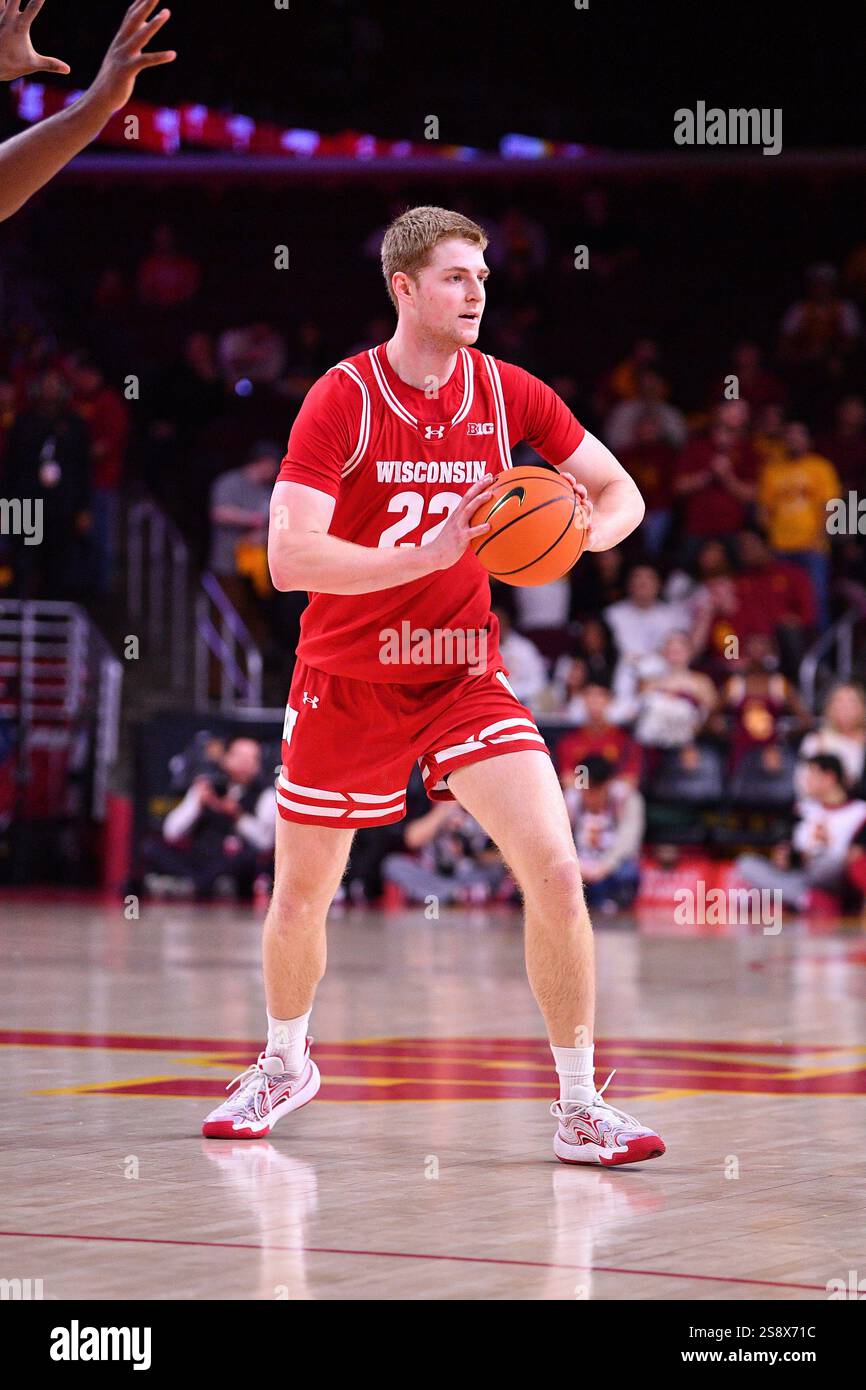 LOS ANGELES, CA - JANUARY 18: Wisconsin Badgers forward Steven Crowl ...