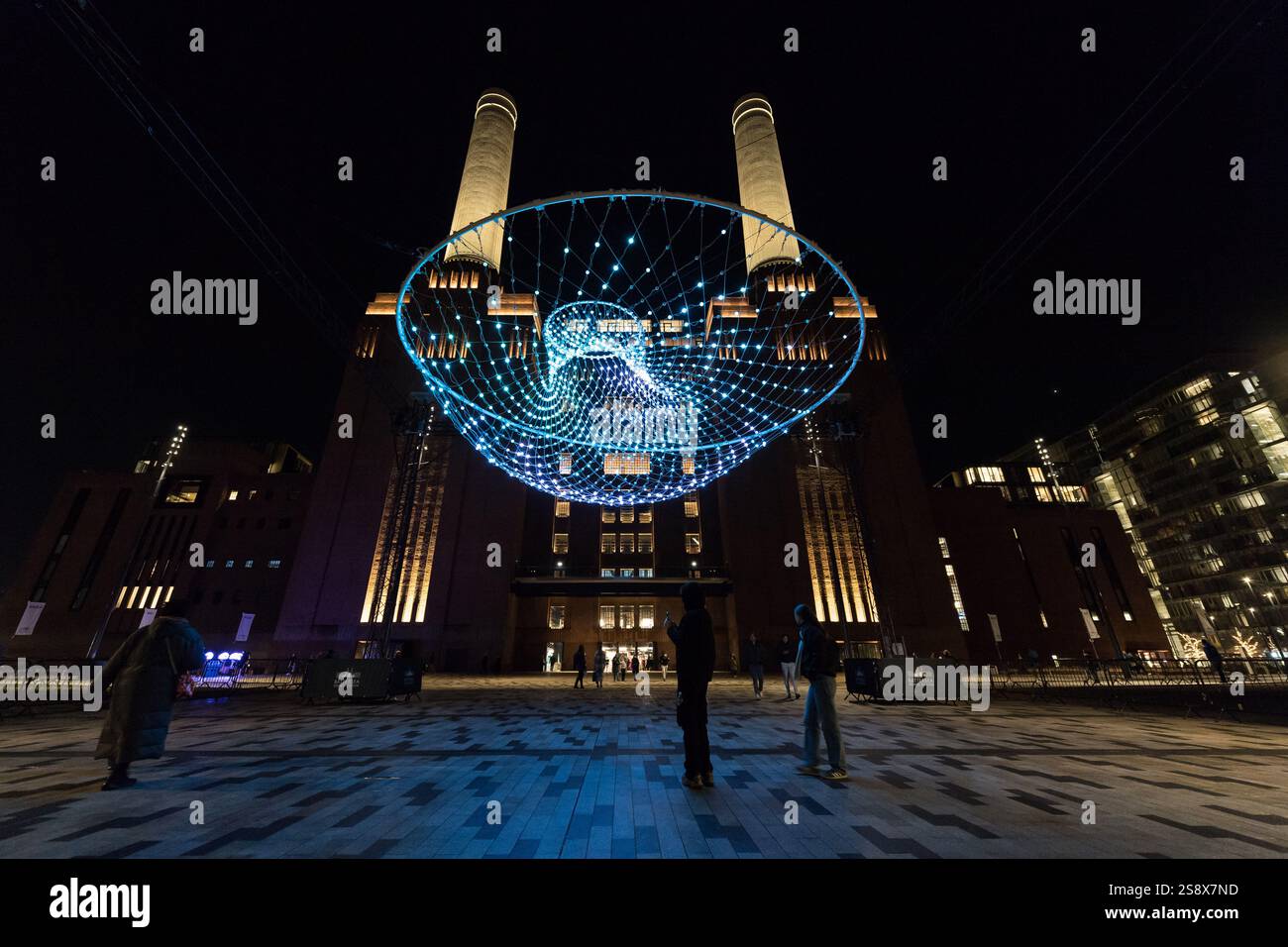 London, UK. 23rd January, 2025. 'Lightcloud' comprising1,000 lights ...