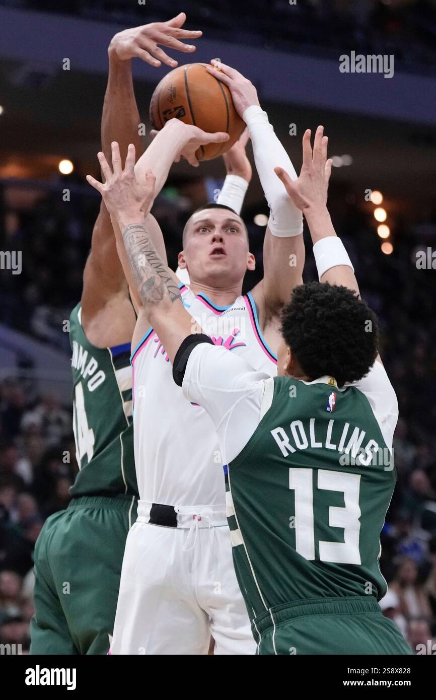 Milwaukee Bucks' Giannis Antetokounmpo knocks the ball from Miami Heat ...