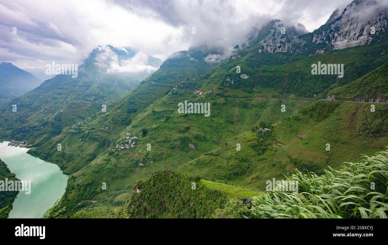 Ha Giang Loop, Nho Que River, Ma Pi Leng Pass, Dong Van, Ha Giang ...