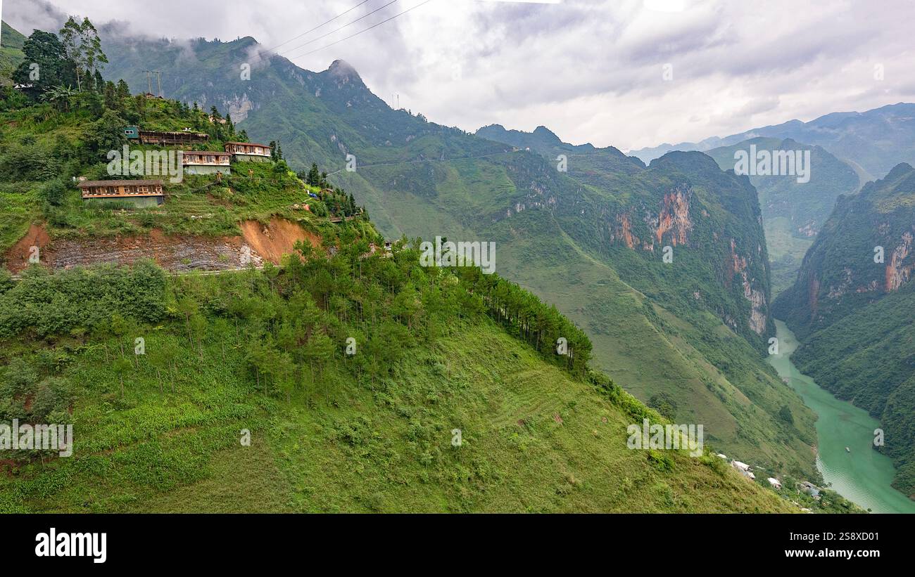 Ha Giang Loop, Nho Que River, Ma Pi Leng Pass, Dong Van, Ha Giang ...