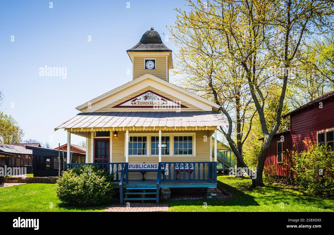 Carthage, MO USA - April 28, 2018: Cackleberry Arch Park - Red Oaks II ...