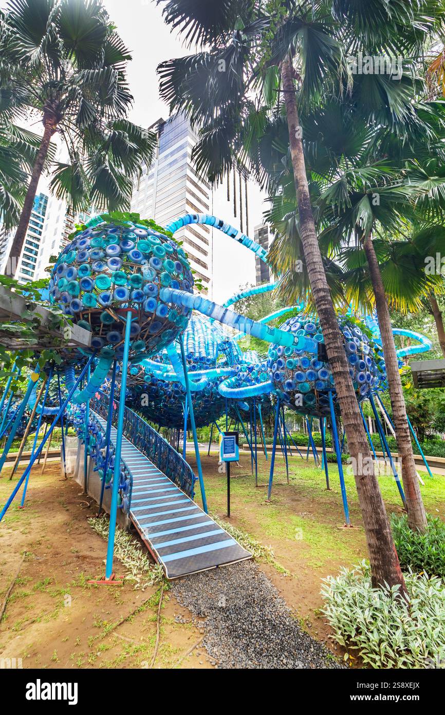 Mebuyan's Cradle is unique installation art by Filipino artist Leeroy ...