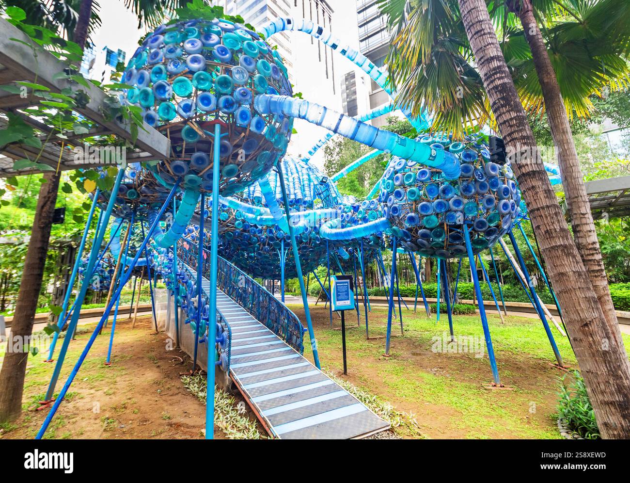 Mebuyan's Cradle is unique installation art by Filipino artist Leeroy ...