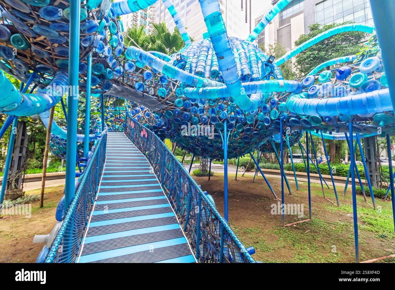 Mebuyan's Cradle is unique installation art by Filipino artist Leeroy ...