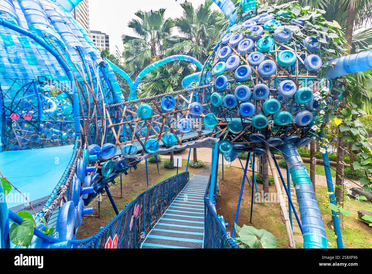 Mebuyan's Cradle is unique installation art by Filipino artist Leeroy ...