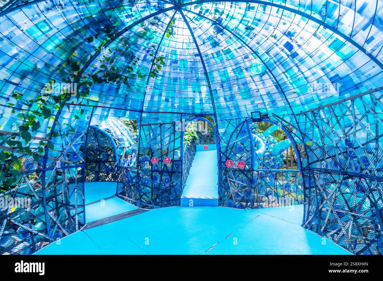 Mebuyan's Cradle is unique installation art by Filipino artist Leeroy ...