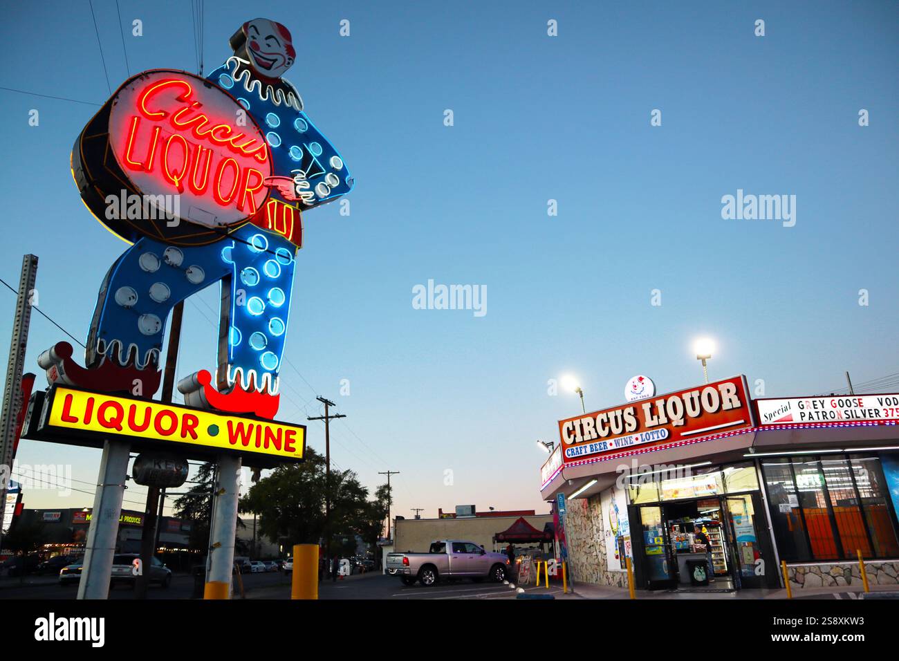 North Hollywood, California: Circus Liquor Store, Vineland Avenue ...