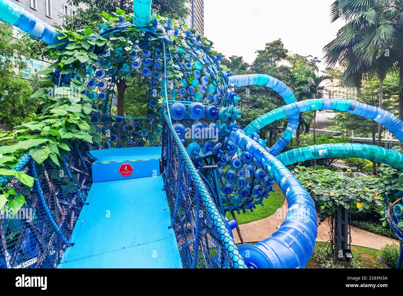 Mebuyan's Cradle is unique installation art by Filipino artist Leeroy ...