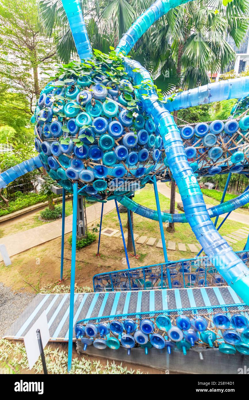 Mebuyan's Cradle is unique installation art by Filipino artist Leeroy ...