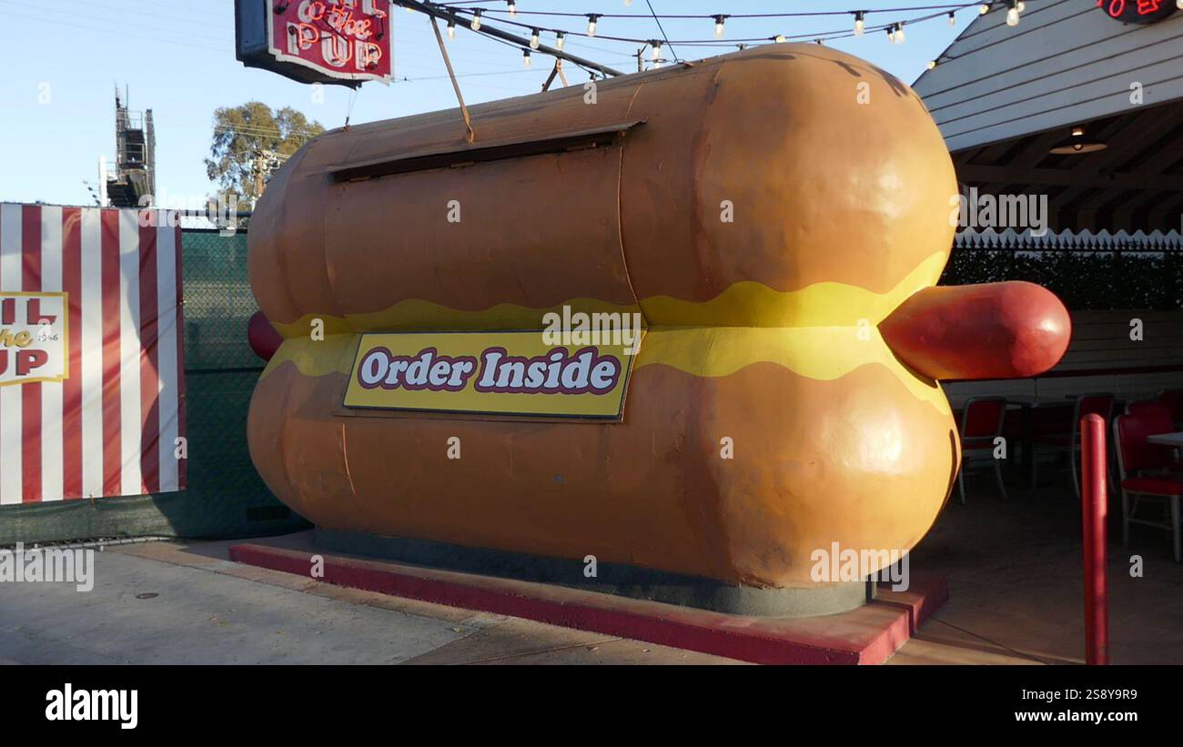 Los Angeles, California, USA 23rd January 2025 Tail OÕ the Pup Hot Dog ...