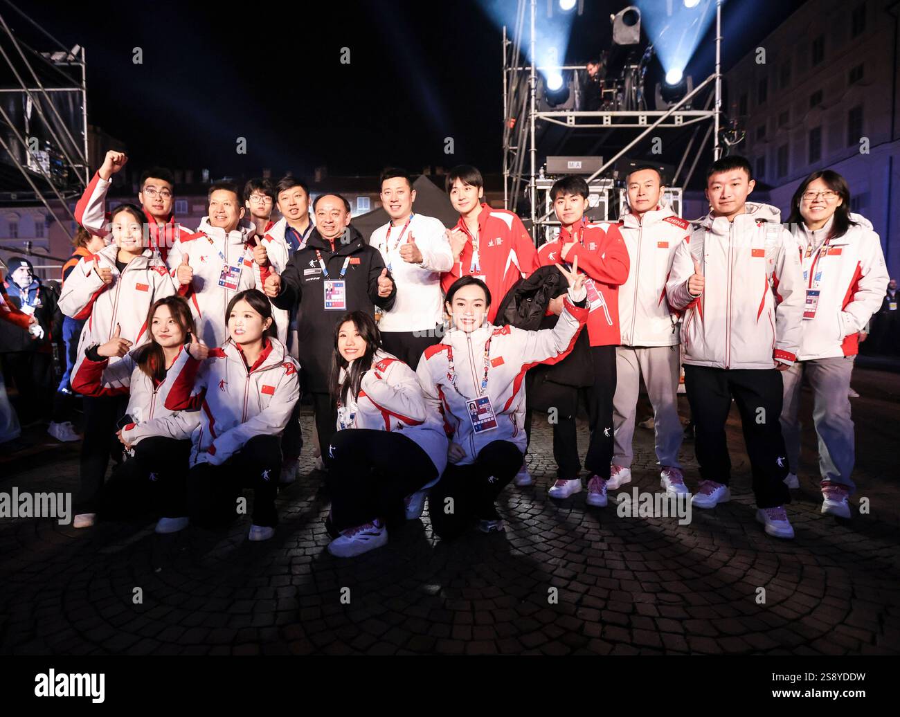 (250124) -- TURIN, Jan. 24, 2025 (Xinhua) -- Members of the Chinese ...