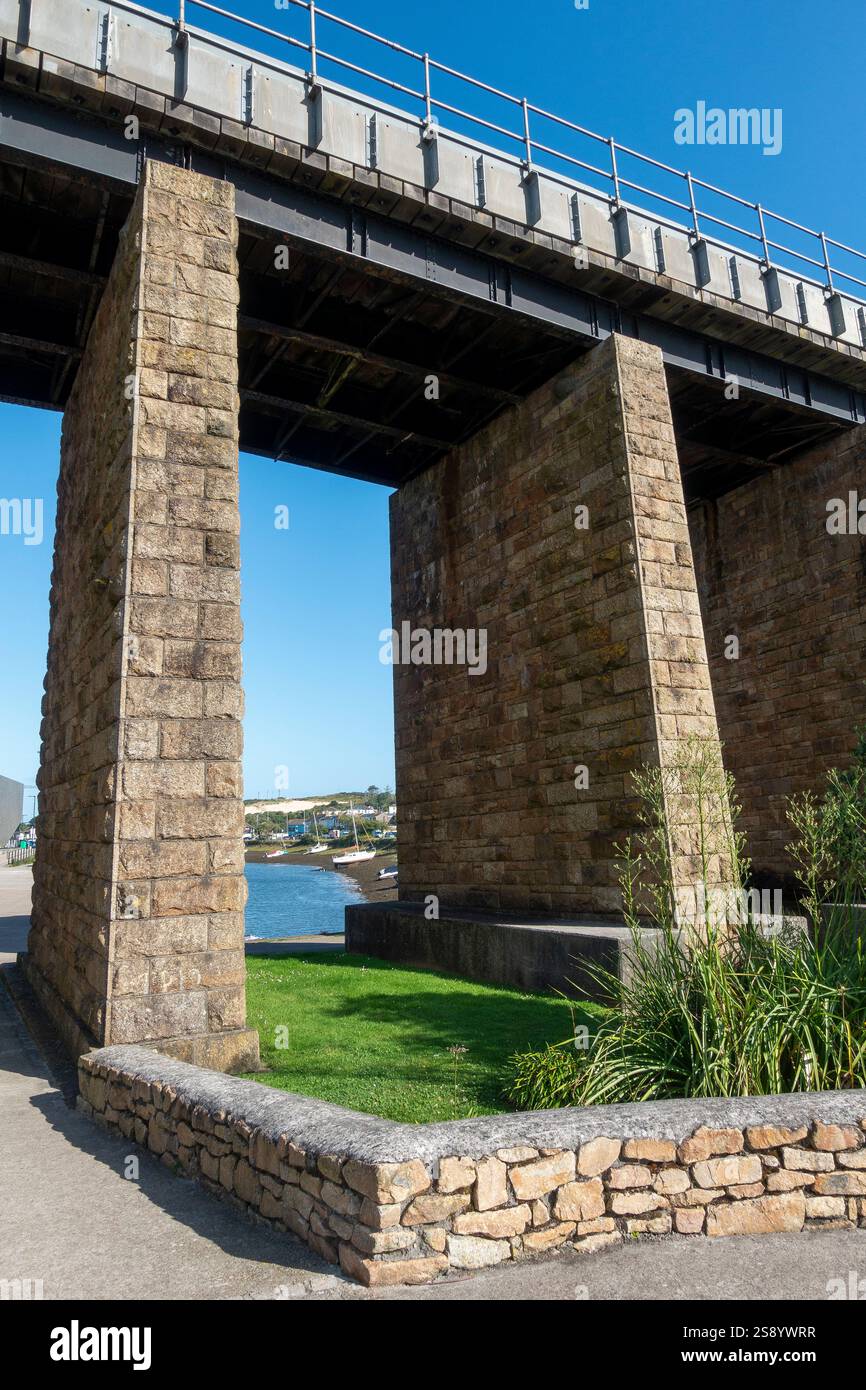 Detailed view of the stone pillars supports of Hayle railway bridge in ...