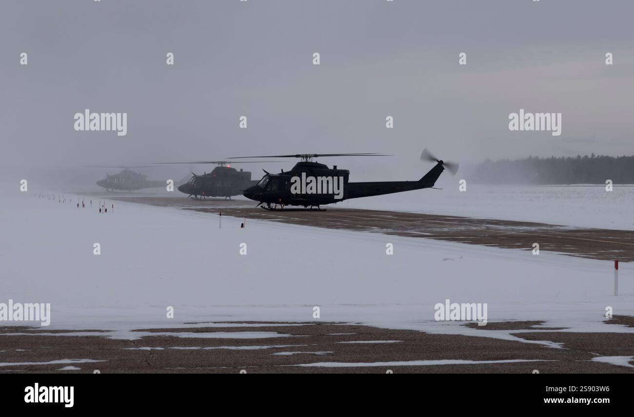 CH-146 Griffons with the Canadian Army Advanced Warfare Centre, 8 Wing ...