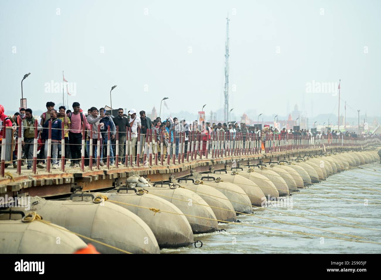 January 24, 2025, Prayagraj, Uttar Pradesh, India: Prayagraj: Devotee ...