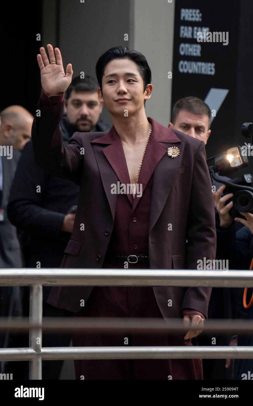 korean actor Jung Hae-In at Milan Fashion Week for the Dolce&Gabbana ...