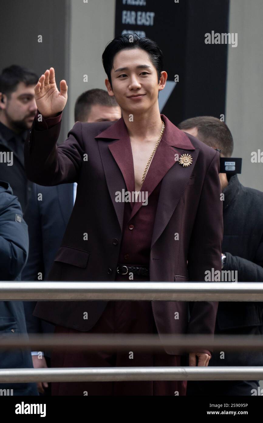korean actor Jung Hae-In at Milan Fashion Week for the Dolce&Gabbana ...