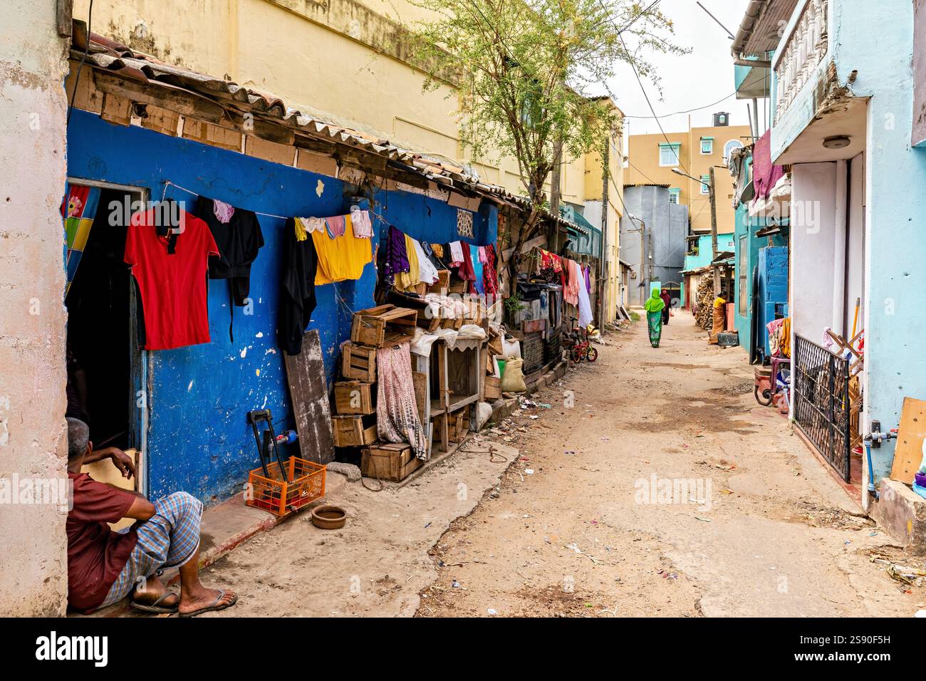 The neighborhood and people of Slave Island in Colombo Sri Lanka Stock ...