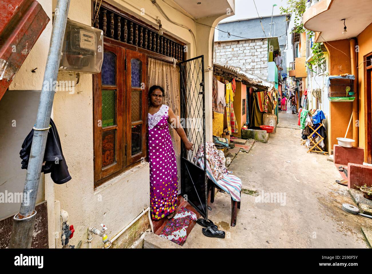 The neighborhood and people of Slave Island in Colombo Sri Lanka Stock ...