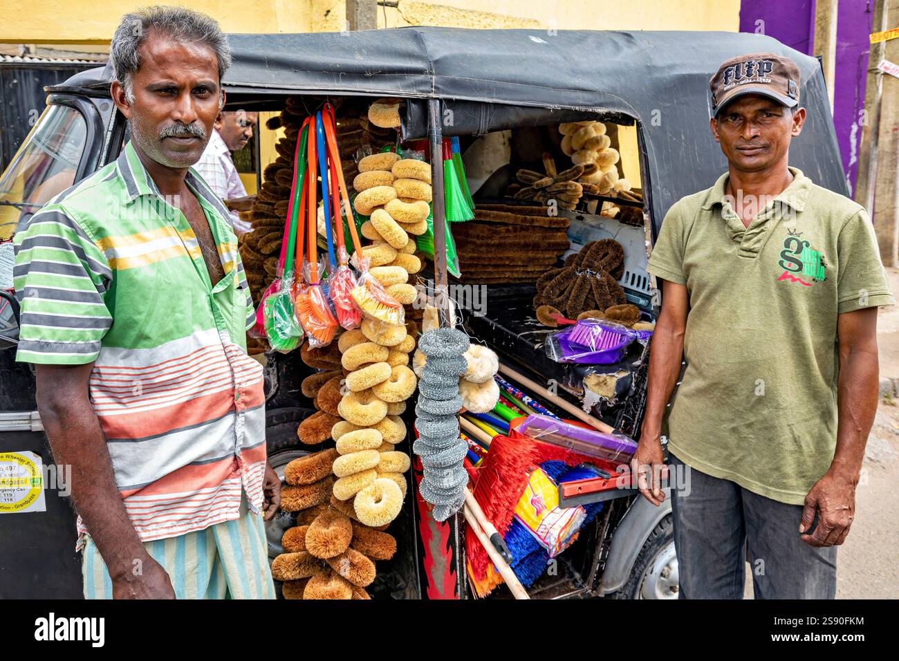 The market of Slave Island in Colombo Stock Photo - Alamy