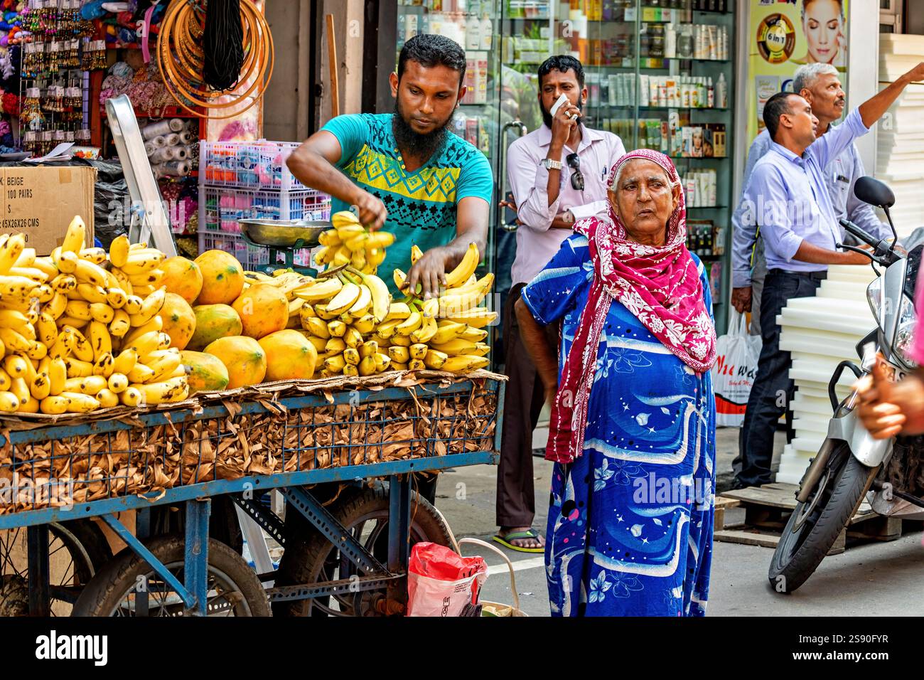 The market of Slave Island in Colombo Stock Photo - Alamy