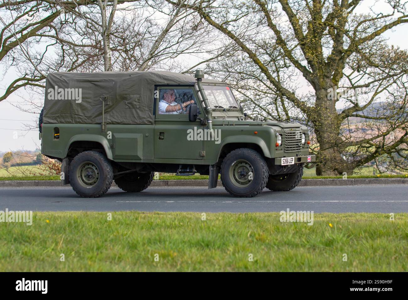 1998 90s nineties Green Land Rover LWB Defender 110 300Tdi Wolf ...