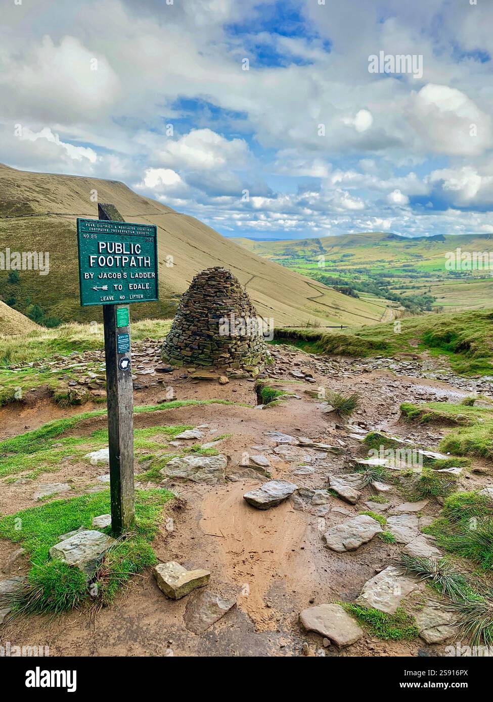 Public footpath sign and Cairn at the top of Jacob's Ladder, Peak ...