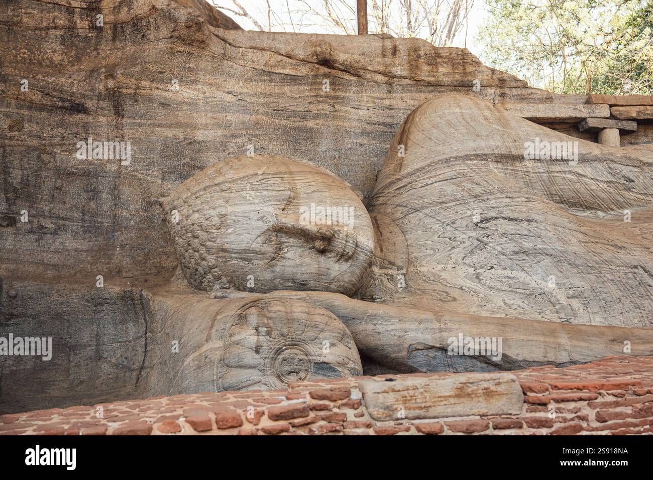 Gal vihara polonnaruwa in hi-res stock photography and images - Alamy