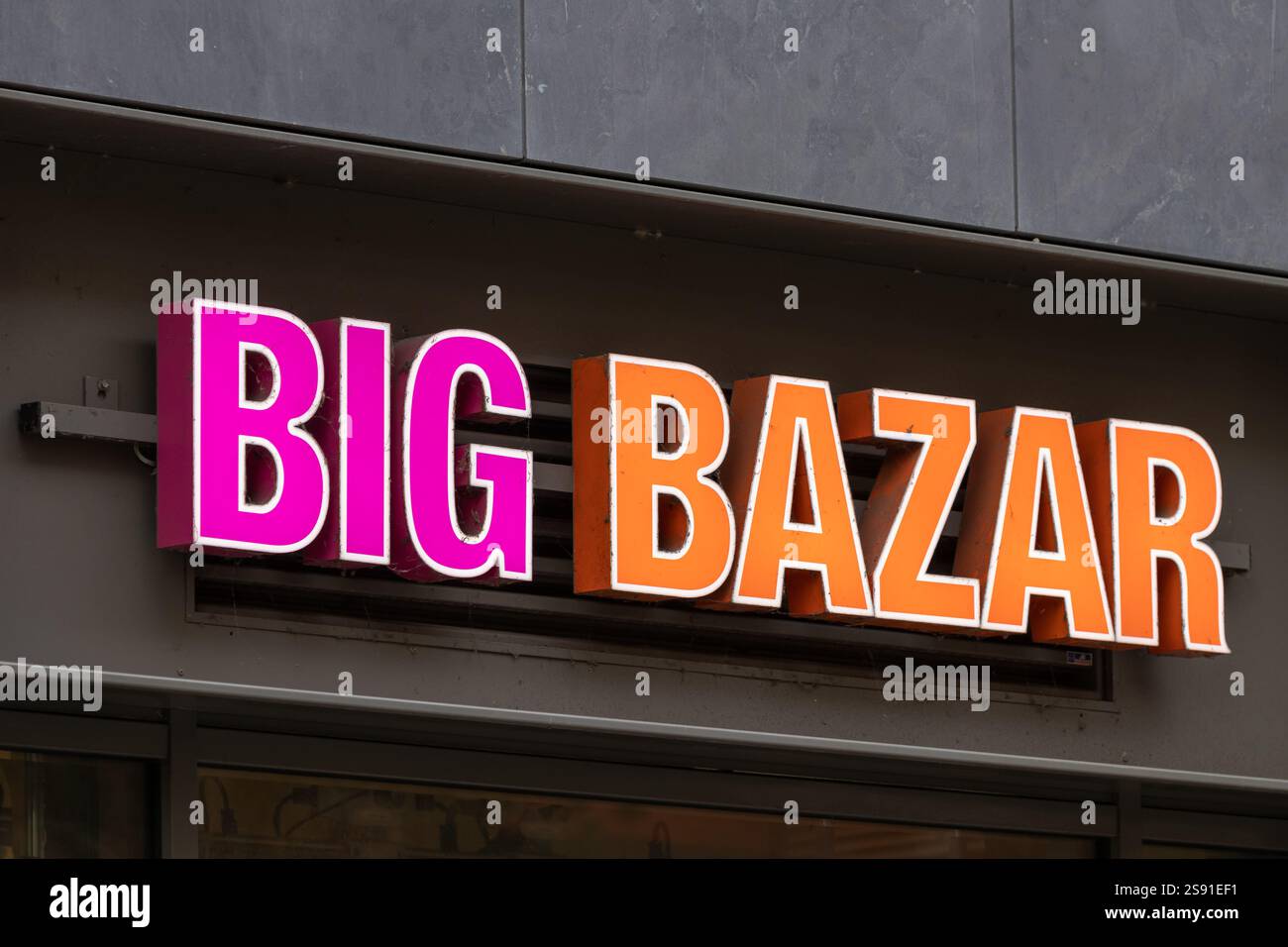 Big bazar logo hi-res stock photography and images - Alamy