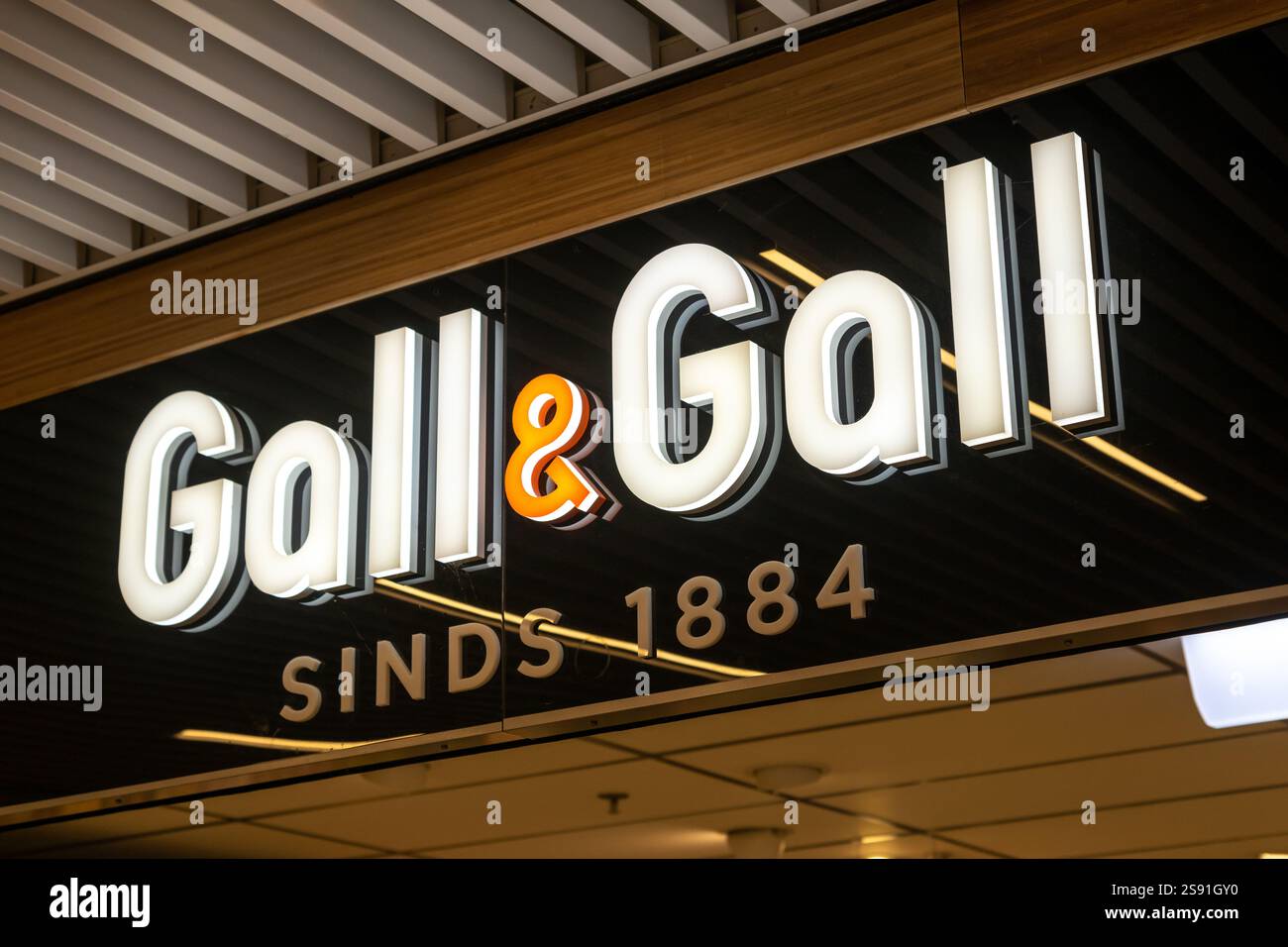 Gall and Gall Shop, logo above the store entrance in shopping mall ...