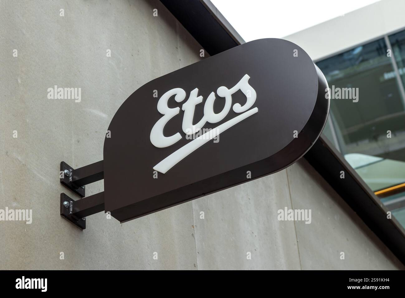 Etos shop logo hi-res stock photography and images - Alamy