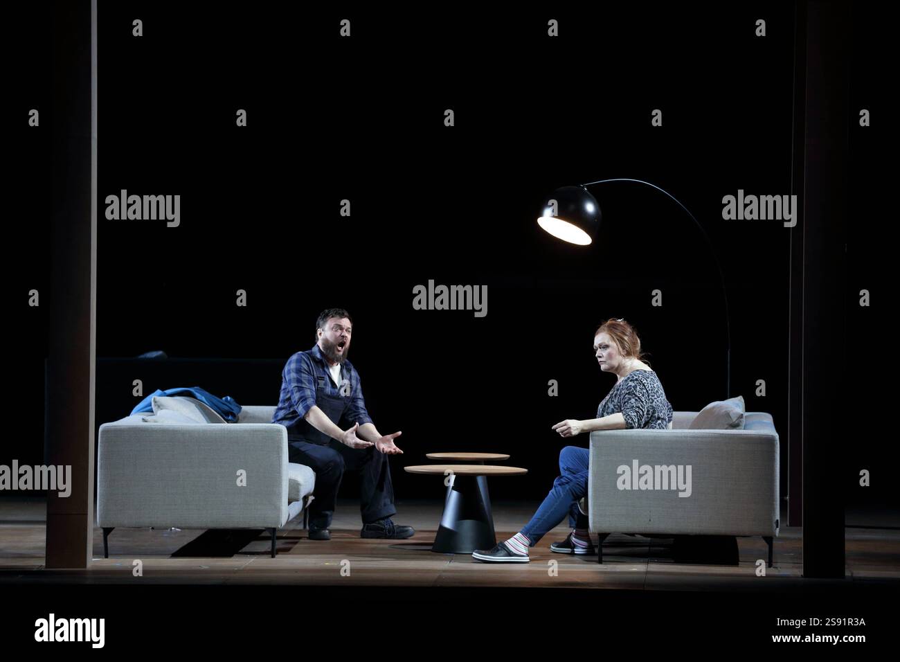 Jordan Shanahan als Barak, der Färber und Catherine Foster als Die ...