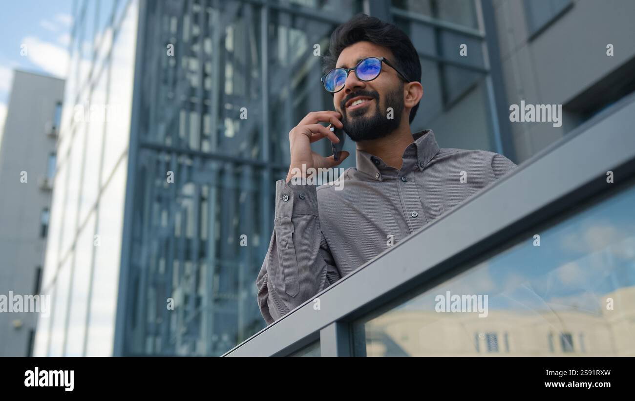 Arabian indian man commercial entrepreneur hi-res stock photography and ...