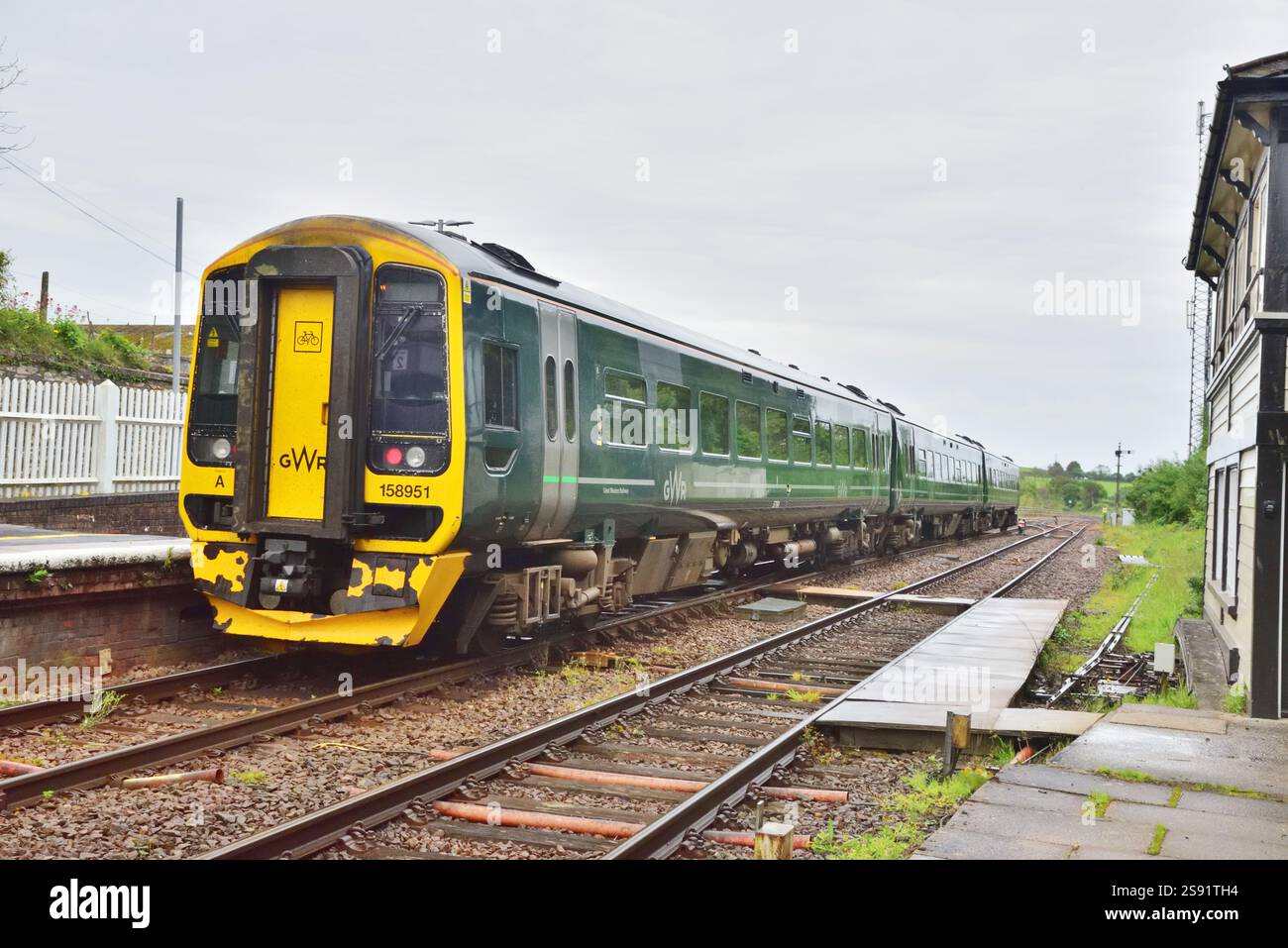 GWR hybrid class 158/0 no. 158951 leaving Liskeard station, Cornwall ...