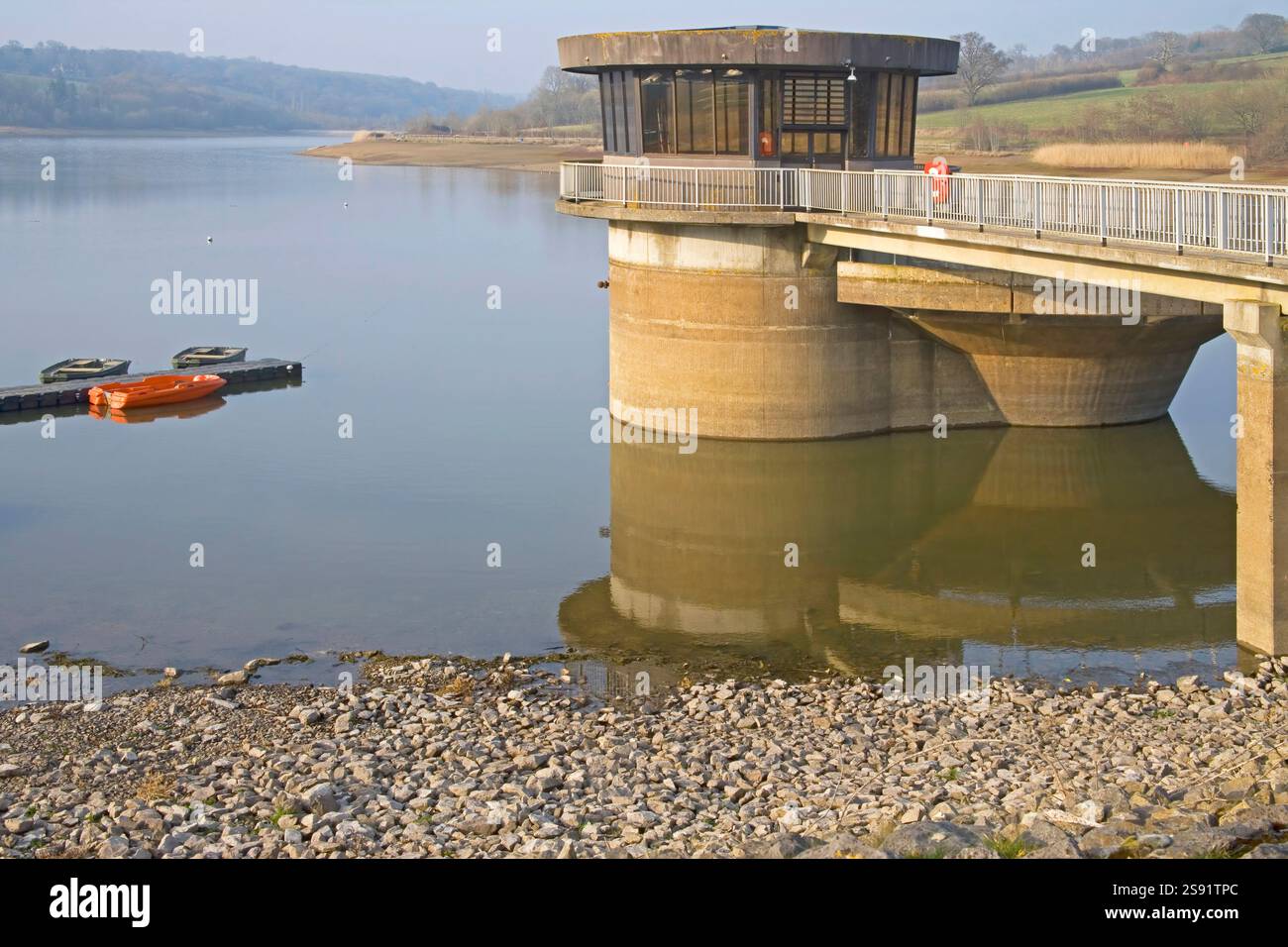 almost empty reservoir at ardingly west sussex Stock Photo - Alamy