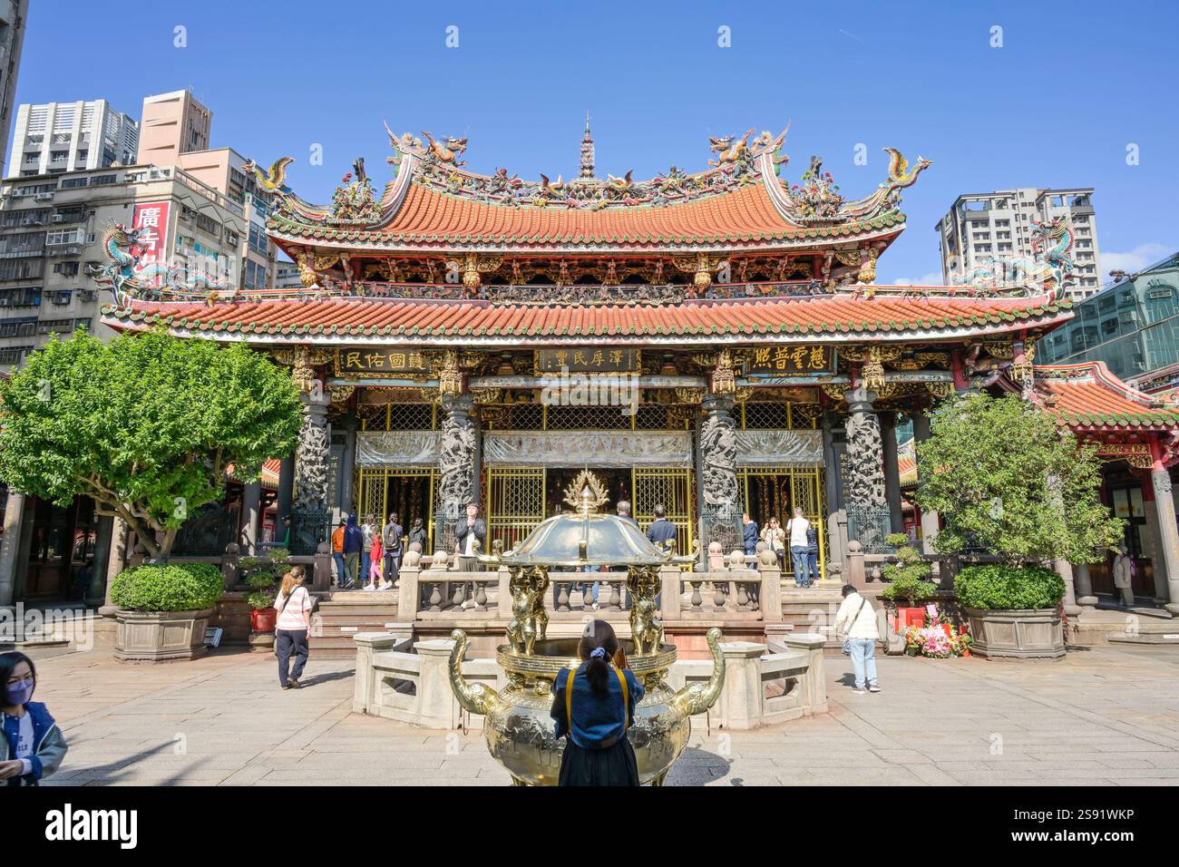 Mengjia Longshan-Tempel, Guangzhou Street, Taipeh, Taiwan *** Mengjia ...