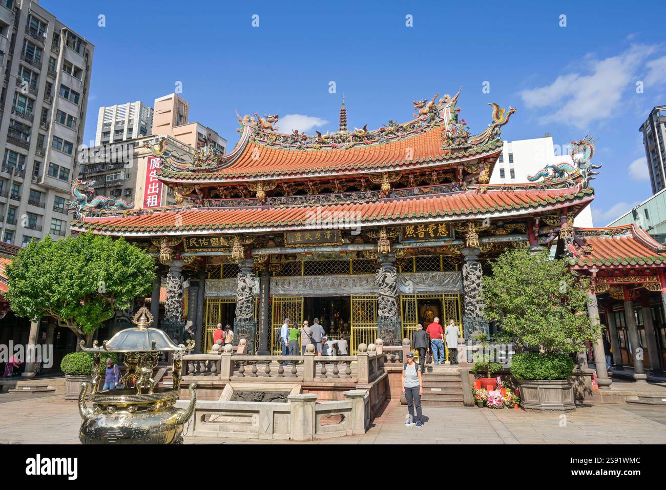 Mengjia Longshan-Tempel, Guangzhou Street, Taipeh, Taiwan *** Mengjia ...