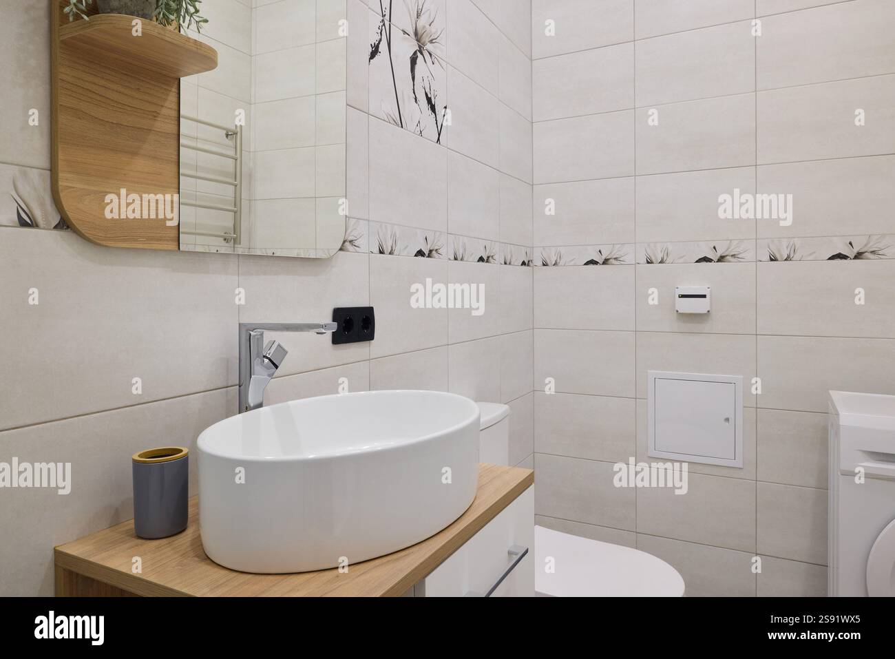 Exploring Modern Bathroom Design that Features Minimalist Elements and ...