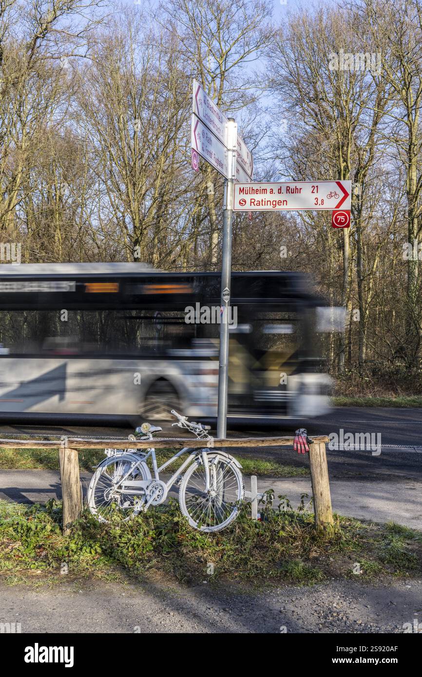 Ghost bike on Kalkumer Schlossallee in Duesseldorf-Kalkum, where a ...