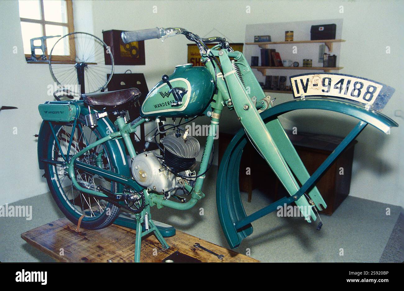 Museum für Sächsische Fahrzeuge 27.01.1995, Chemnitz, Ortsteil ...