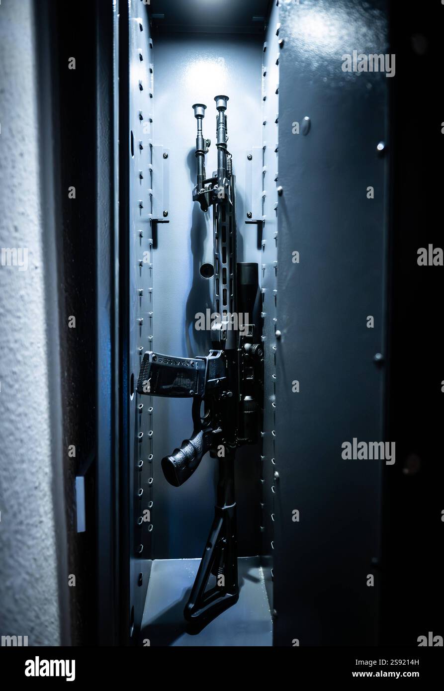 Ein halbautomatisches AR-15 Gewehr im Kaliber .223 Remington steht in ...