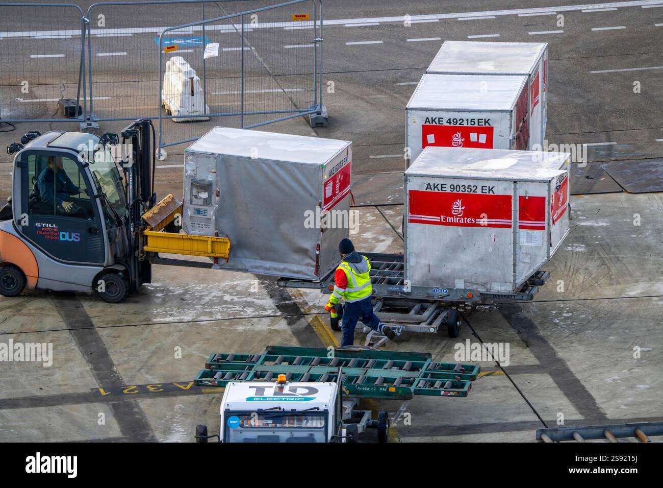 Düsseldorf Airport, Unit Load Devices, ULD, containers for baggage and ...
