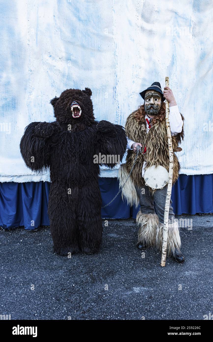 Brown bear and bear driver, carnival, carnival in Tarrenz, Tyrol ...