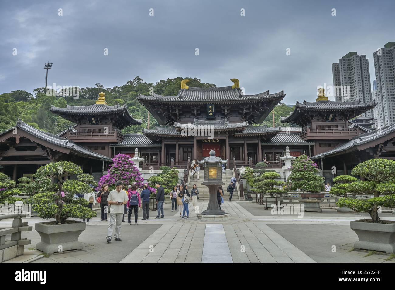 Maitreya Hall, Chi Lin Nunnery, Sheung Yuen, Hong Kong, People's ...