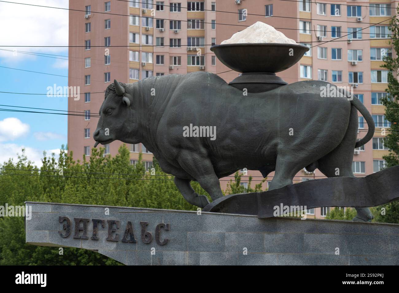 ENGELS, RUSSIA - MAY 04, 2024: Monument to the salt-carrier bull in ...