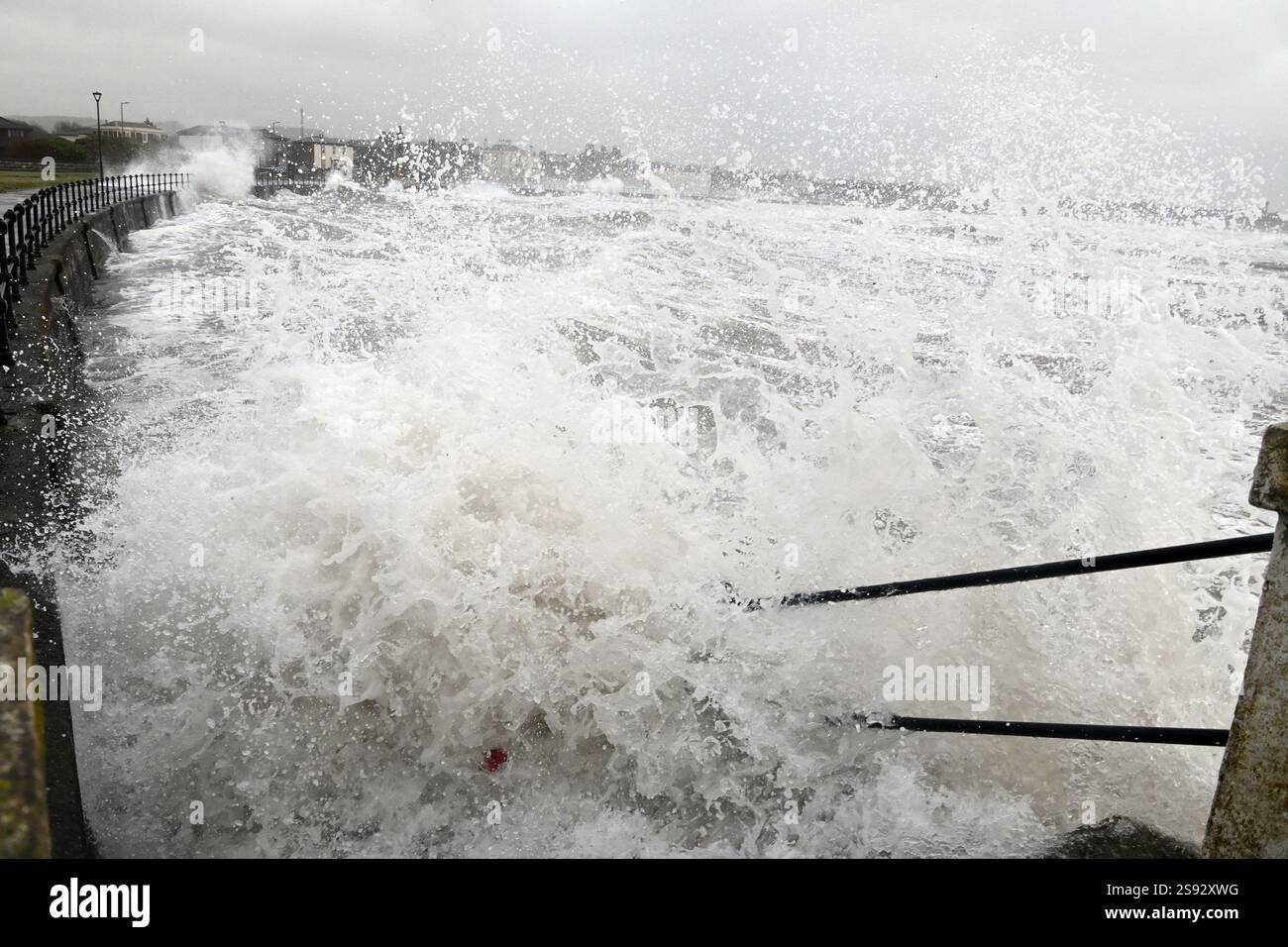 Storm eowyn warning hi-res stock photography and images - Alamy