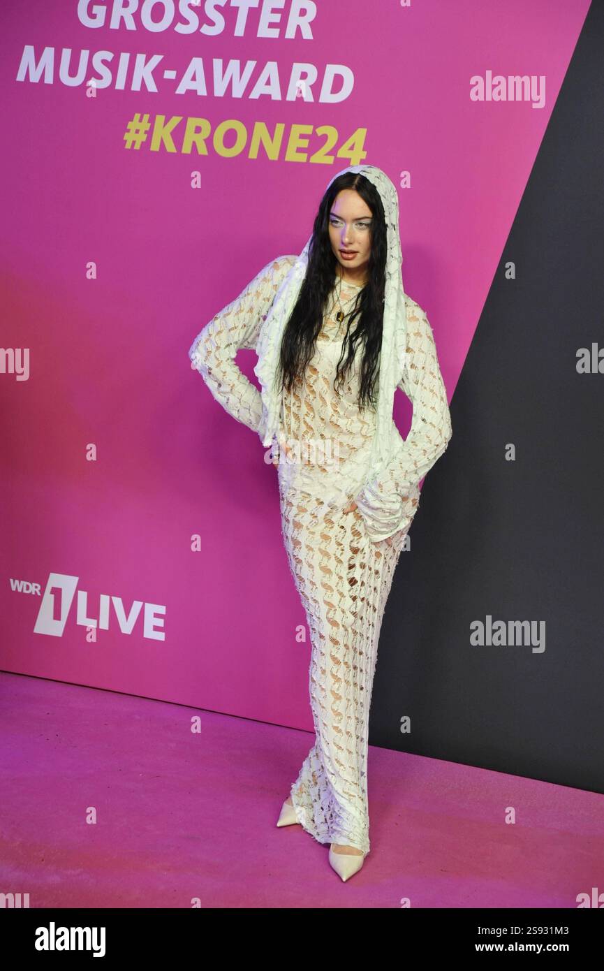 Kayla Shyx Sängerin 12/24 thg Kayla Shyx auf dem Roten Teppich zur ...