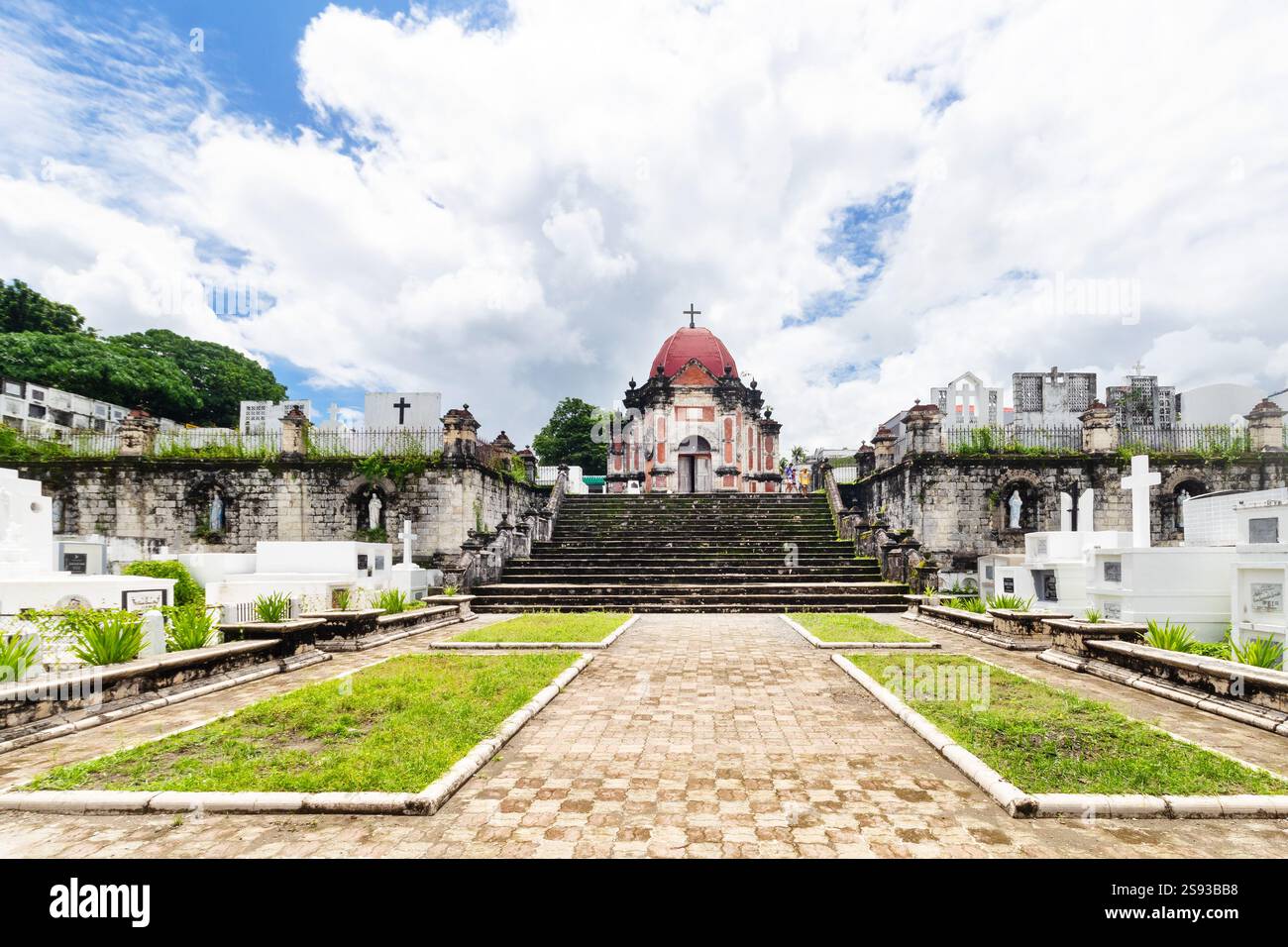 Elegant Neo-Baroque chapel at San Joaquin Cemetery in Iloilo ...